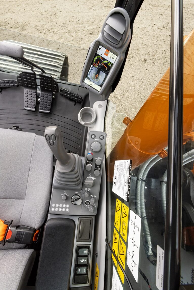 Hitachi ZX490LC-6 Excavator - Wajax - Hitachi